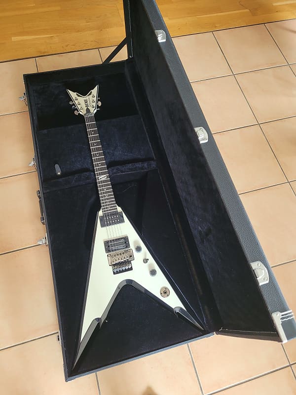 Dean Razorback V 2009 Weiß | Reverb