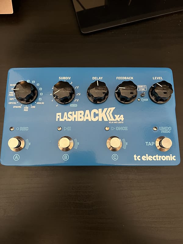 TC Electronic Flashback X4 Delay & Looper 2011 - 2019 - Blue | Reverb