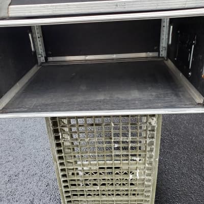 Rack 4 space black | Reverb