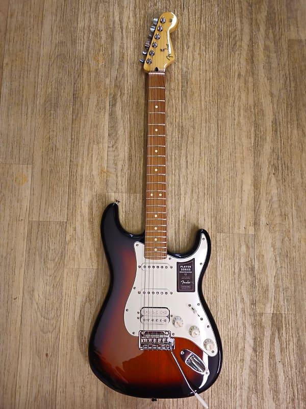 Fender Player HSS Stratocaster in Sunburst | Reverb