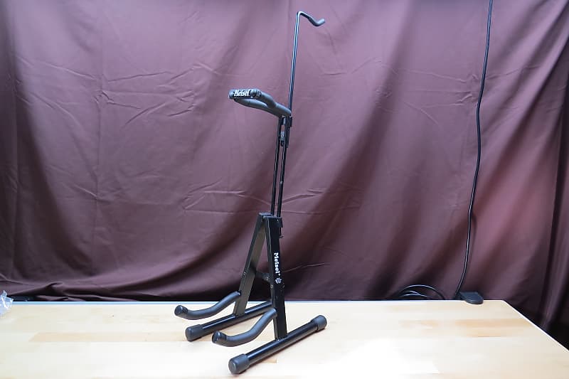 Meisel Violin Stand with Bow holder - Black | Reverb