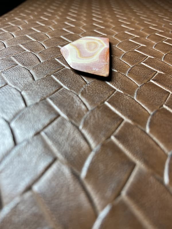 Wonder stone pick Pick Wonder stone | Reverb