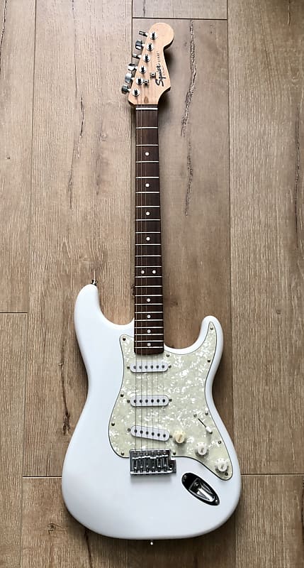 Squier Strat | Reverb