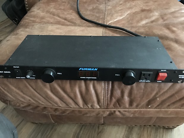 Furman M-8Dx Power Conditioner with Lights & Digital Meter | Reverb