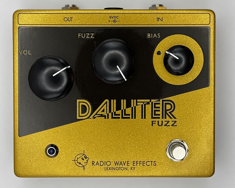 Radio Wave Effects Dalliter Fuzz - Gold Face | Reverb