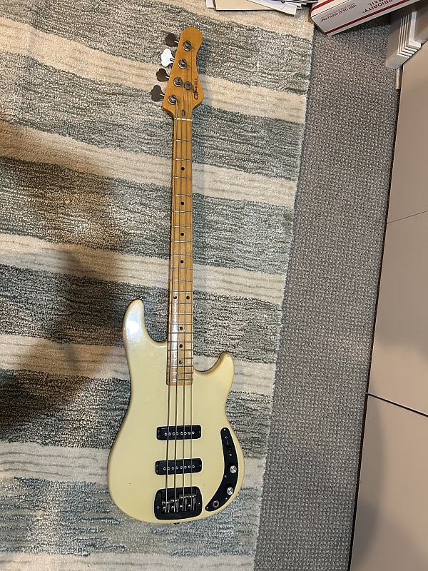 G&L SB2 1984 - White | Reverb
