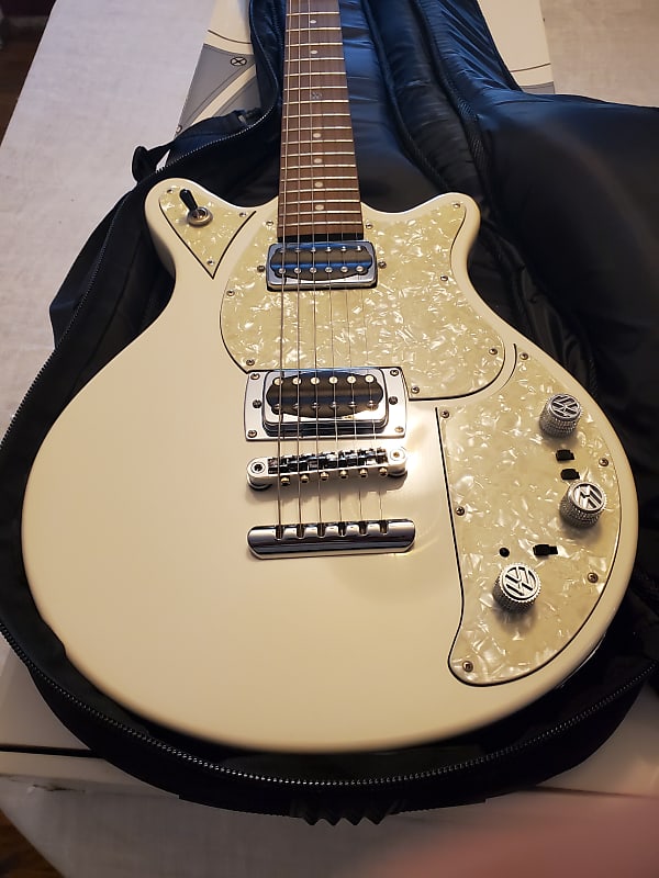 First Act VW Garage Master, White w/White Pearliod | Reverb