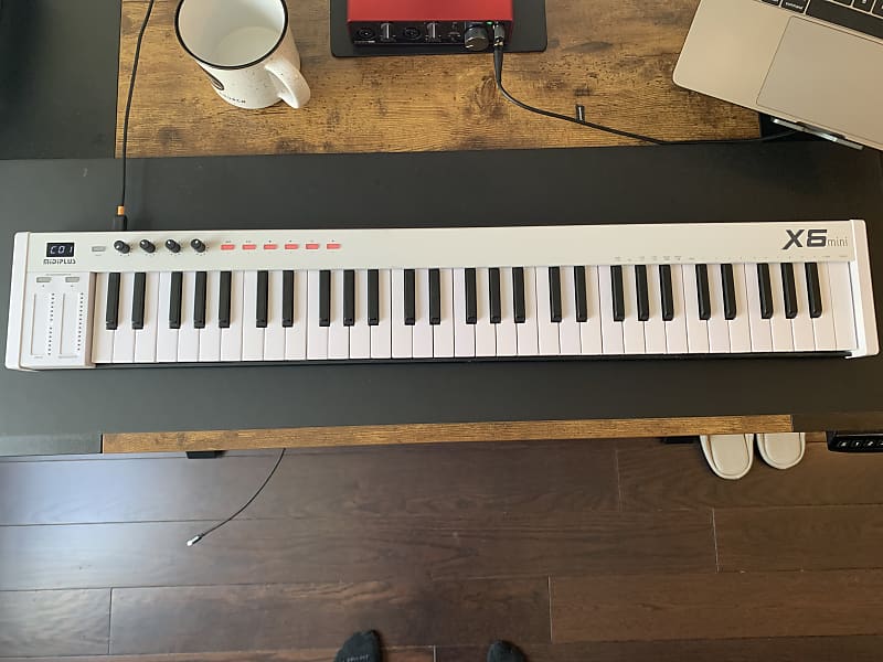 Midiplus X6 Mini Midi keyboard w/ Onstage Sustain Pedal | Reverb