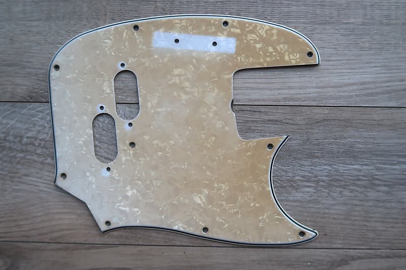 Fender Mustang Bass Pickguard Pearloid Pearl relic aged 1972 | Reverb