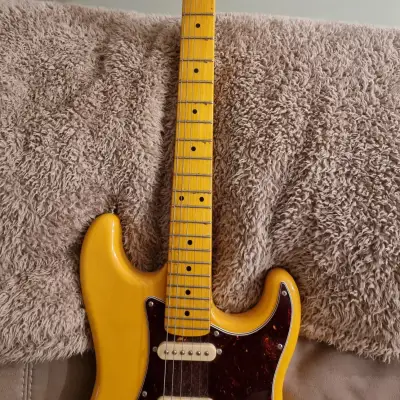 Custom Stratocaster - Yellow - Maple Neck | Reverb Deutschland