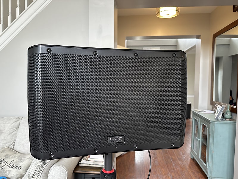 (4) QSC KLA12 KLA Series 12" Powered Line Array Speakers with | Reverb