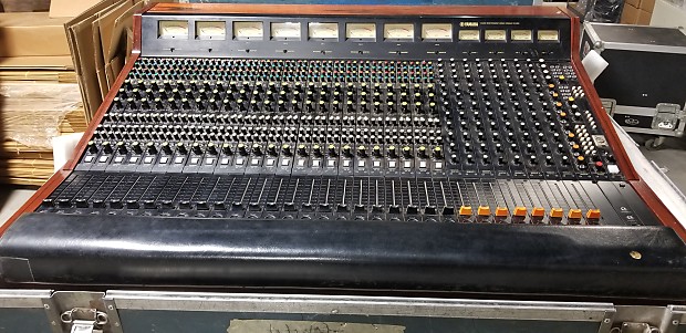 Yamaha PM2000 Rosewood Mixing Console - Fantastic Condition - | Reverb