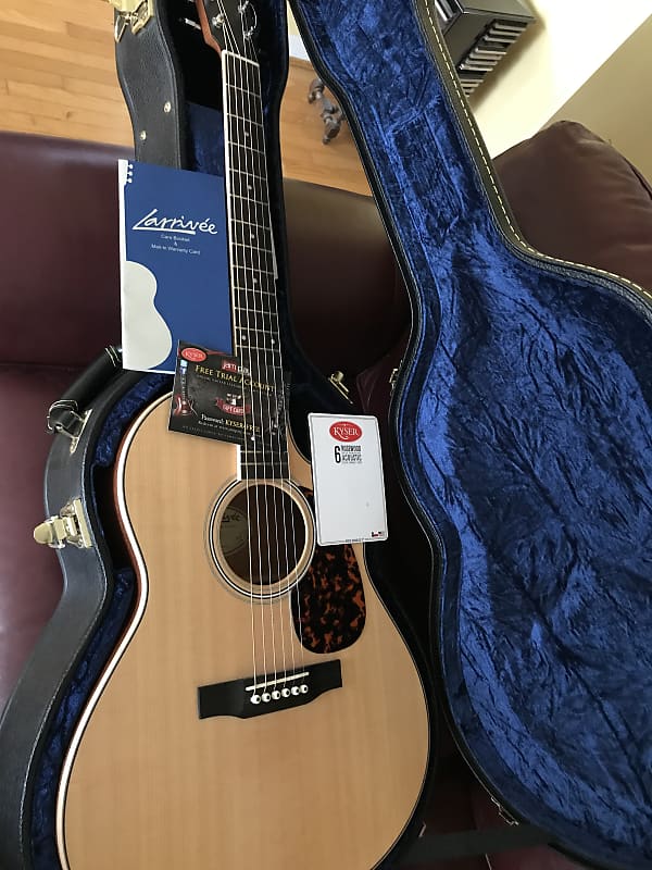 Larrivee LV-02 2015 Classic Natural Venetian Cut away | Reverb Canada