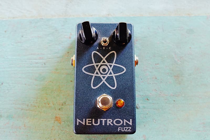 Field Effects Neutron (Acceleron) Fuzz | Reverb