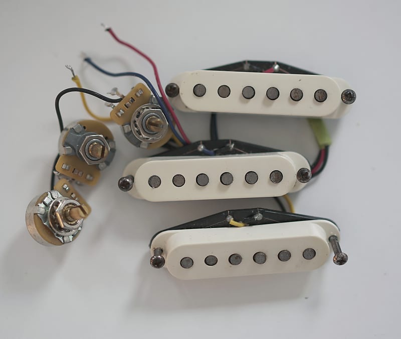 Genuine 2008 Fender Stratocaster Pickup & Volume/Tone Pot | Reverb UK