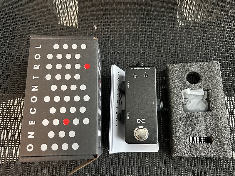 One Control Minimal Ab Box Reverb