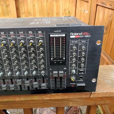 Roland Model M-160 Rackmount 16 Channel Line Mixer EQ | Reverb