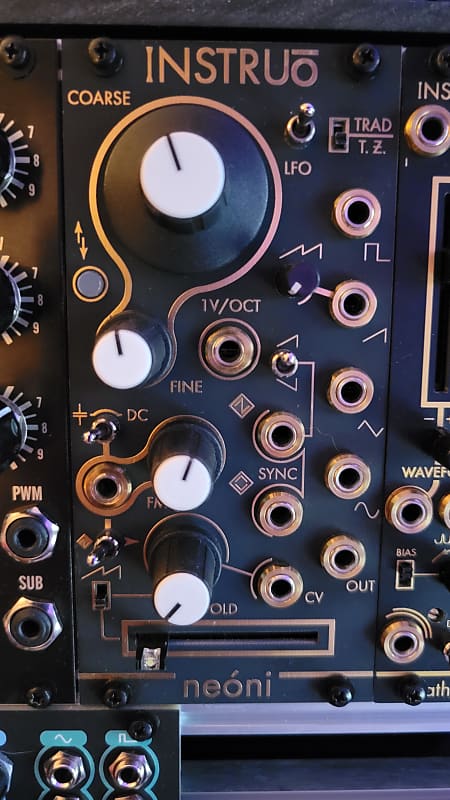 Instruo Neoni Through-Zero Oscillator | Reverb