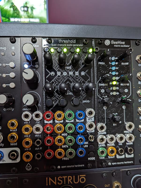 Momo Modular Threshold (Edges Clone) | Reverb