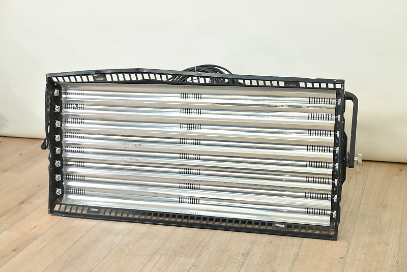 Kino Flo Image 80 DMX Light Fixture (No Lamps) CG006EN | Reverb