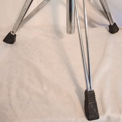 Yamaha PERCUSSION PLATFORM DRUM STAND - CHROME | Reverb