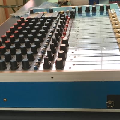 Audio Developments AD062 ~ 4 mono + 6 stereo channels ~ | Reverb