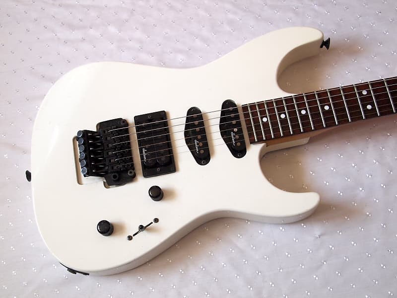 Charvel Dinky SSH 1993 White | Reverb