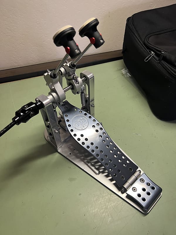 DW DW DWCPMDD2 MDD Machined Direct Drive Double Bass Drum | Reverb