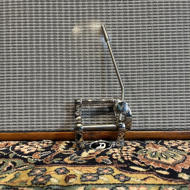 Duesenberg Diamond Deluxe Tremola Short + Tremolo Adapter | Reverb
