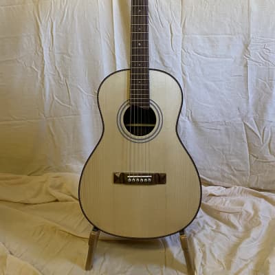 Hayes "00" Parlor 2022 | Reverb
