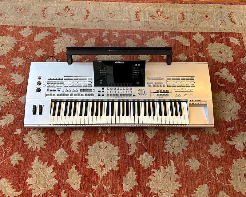 YAMAHA Tyros 1 61-key Arranger Workstation | Reverb Deutschland