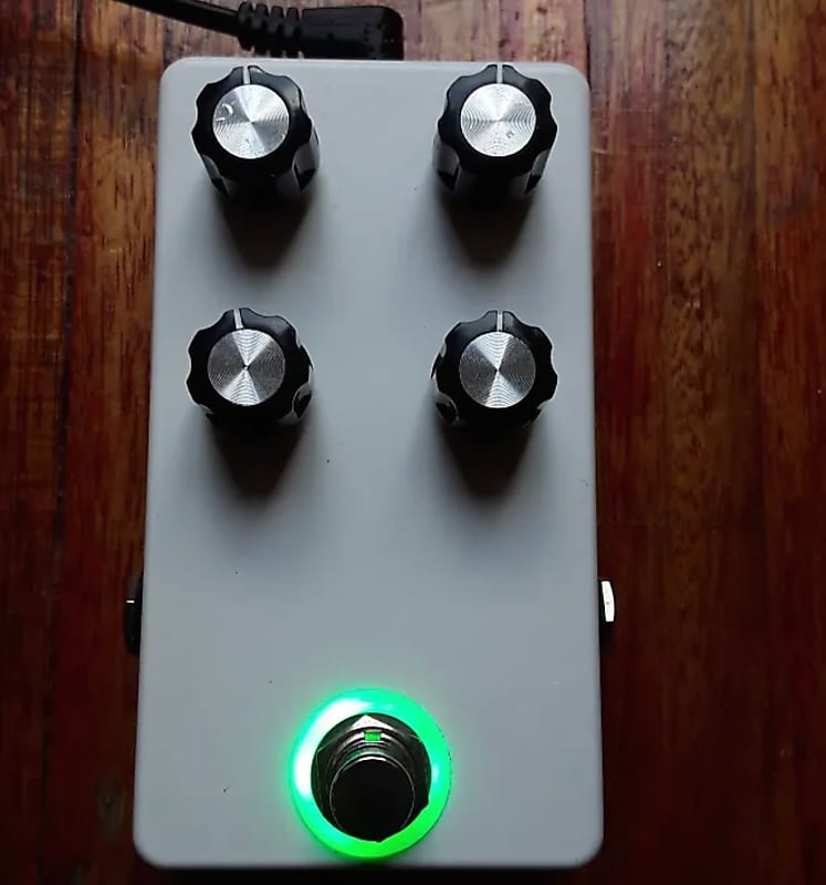Meat Box Style Subsynth clone by Grobert FX mid-90's - white | Reverb