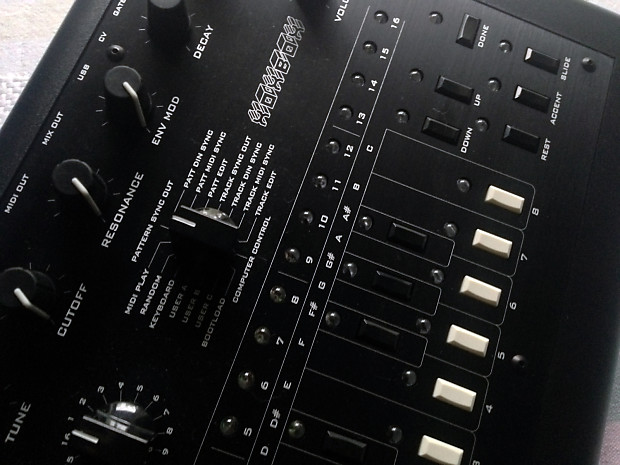 Willzyx xoxbox / x0xb0x / TB-303 Clone 2016 | Reverb