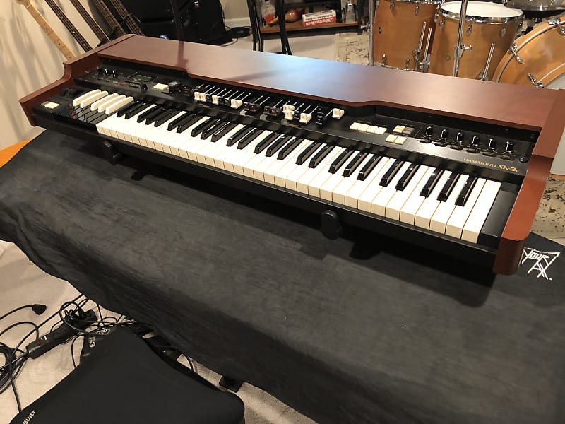 Hammond XK-3c organ with Model 3300 Leslie | Reverb