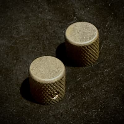 Relic Aged 60s Style Knurled Nickel Brass Barrel Knobs | Reverb