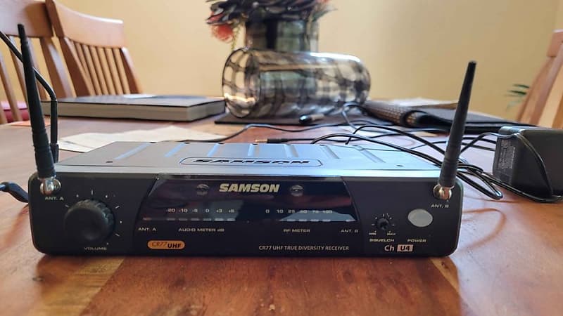 Samson CR77 UHF Diversity Receiver with Mic | Reverb