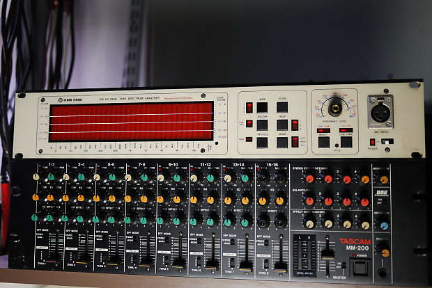 Klark Teknik DN60 Real Time Spectrum Analiser & RT60 | Reverb UK