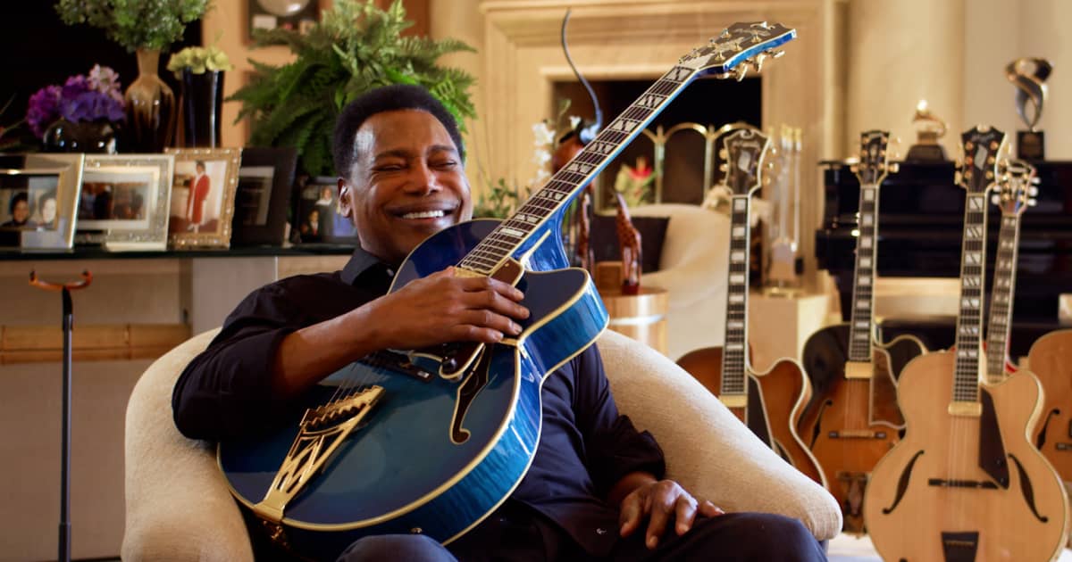 Video: George Benson Shows Off His Incredible Guitar | Reverb News