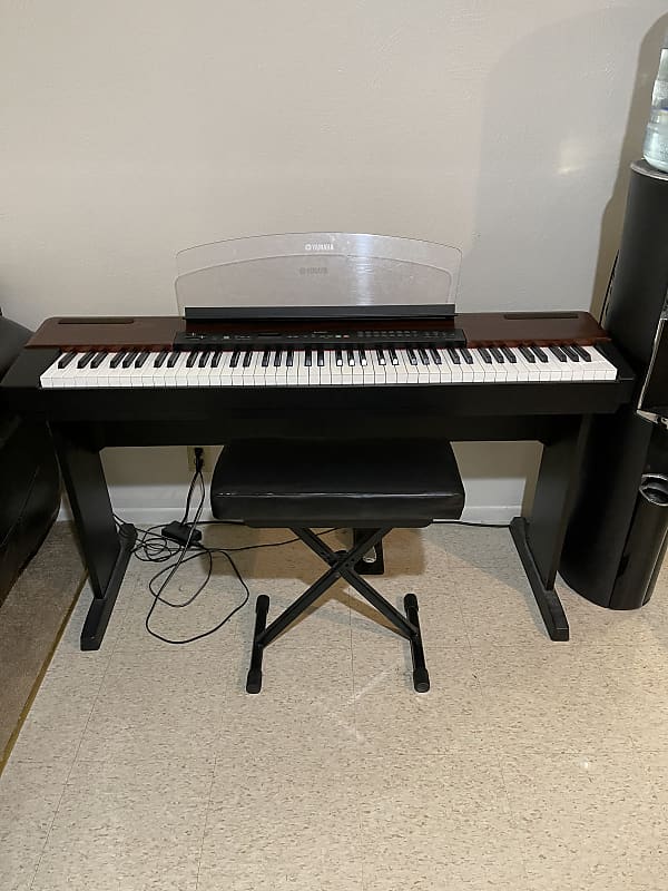 Yamaha P120 2002 Mahogany | Reverb