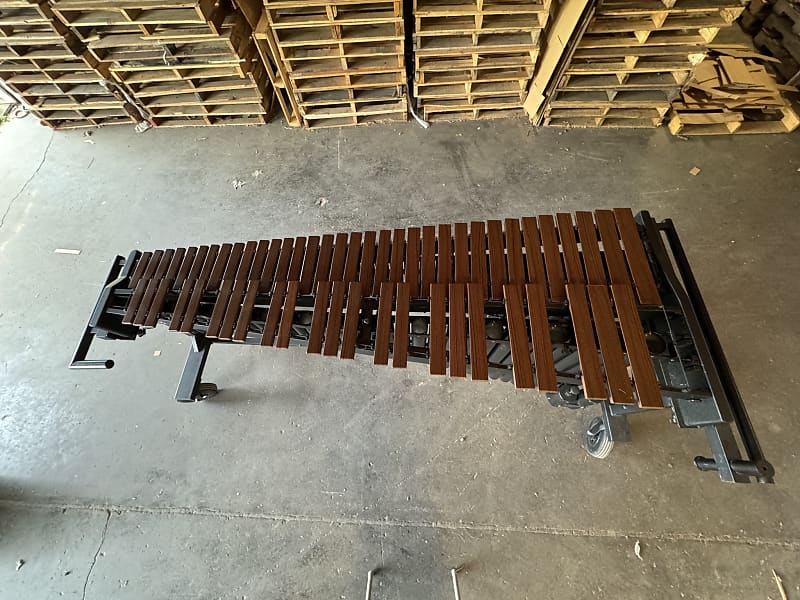 USED Majestic Quantum 4.6 Octave Field Marimba | Reverb