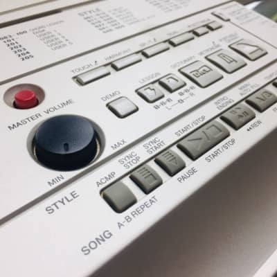 Yamaha DGX-500 88-Key Portable Grand Piano 2003 Grey | Reverb