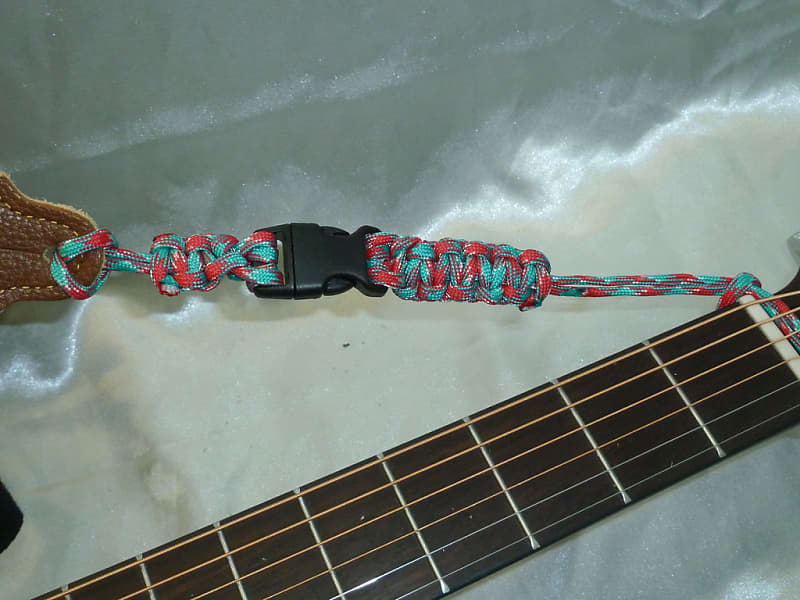 Fret Knot Strap Connector 2024 - Red/Blue | Reverb