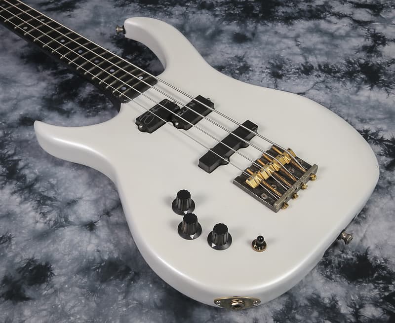 Vintage Modulus Bass Left Handed Pearl White 1983 | Reverb