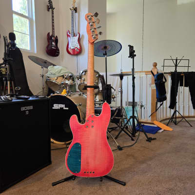 Solano P-Bass 2023 - Satin pink burst | Reverb