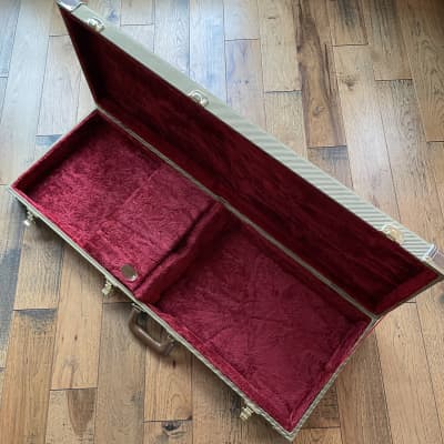 Road Runner Tweed rectangular Strat-style hardshell case | Reverb