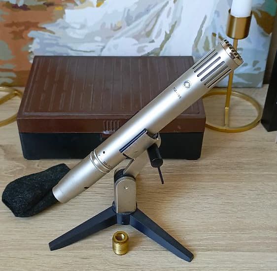 Soviet Oktava MD-186 USSR dynamic Microphone with clip | Reverb UK