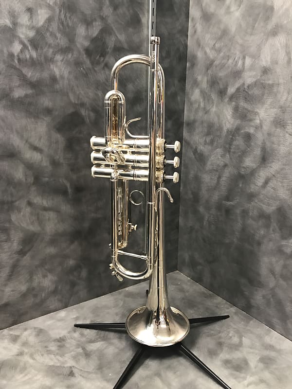 Bach TR200S Step-Up Trumpet | Reverb