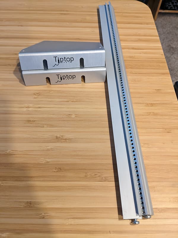 Tiptop Audio Z-RAILS 84HP (Pair) + Z-EARS (Tabletop) | Reverb