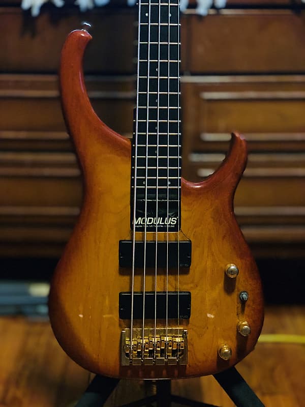 Modulus Quantum 5 - Q5 1995 Burst | Reverb