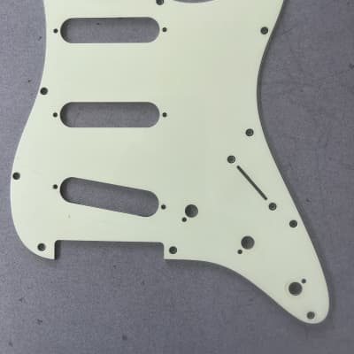 Squier Stratocaster Pickguard 1998 - Aged Cream | Reverb